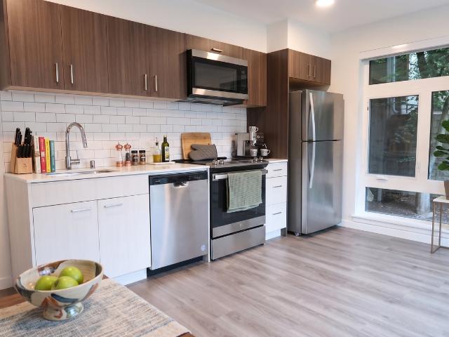 Plaid Apartments 1 Bedroom Apartment for Rent at 514 Federal Ave E, Seattle, WA 98102 Broadway