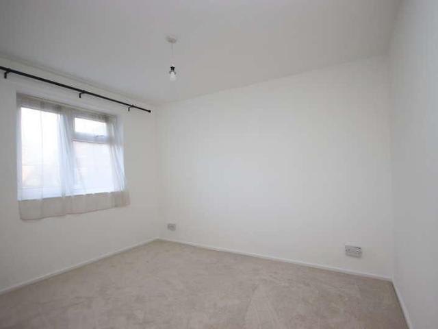 Plaistow Village, RH14