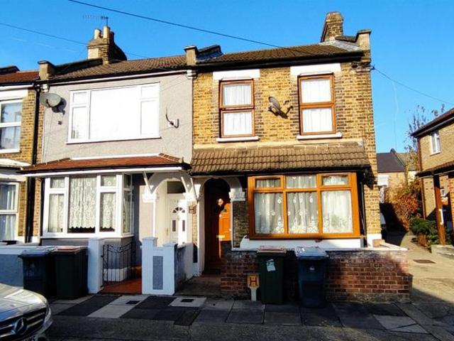 Plaistow E13 1 bed flat to rent £1,450 pcm £335 pw