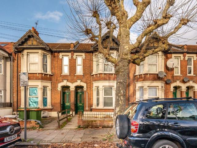 Plaistow, London E13, 1 bed flat to rent, £1,750 pcm | PrimeLocation