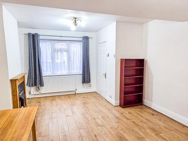 Plaistow, London, E13 2 bed terraced house to rent £1,925 pcm £444 pw