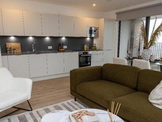 Plaistow Road, London, 2 Bedroom Apartment