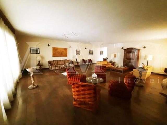 Planalto, casa térrea, 3 suítes, 3 salas, copa, cozinha, 4 vagas, quintal ótimo