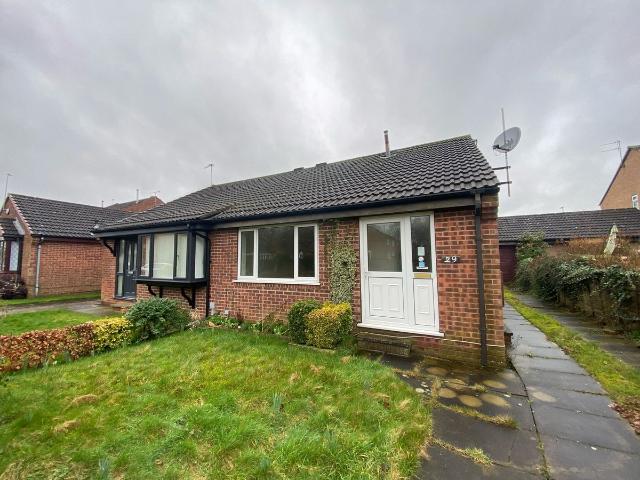Plane Tree Avenue, Leeds LS17, 2 bed bungalow to rent, £1,150 pcm | PrimeLocation