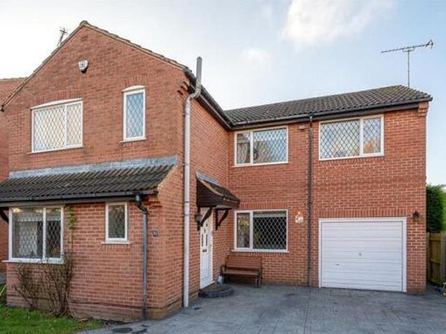 Plane Tree Avenue, Shadwell, 4 Bedroom Detached