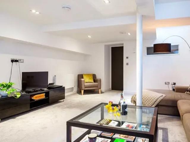 Planet Organic, 64 Essex Road, London, N1 8LR, United Kingdom | 3 bed apartment for rent #167108816 | Rentberry
