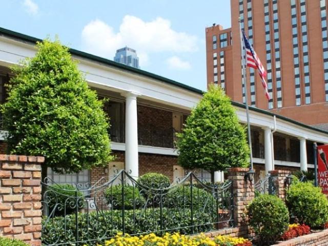 Plantation Apartments 2 Bedroom Apartment for Rent at 2425 Sage Rd, Houston, TX 77056 Great Uptown