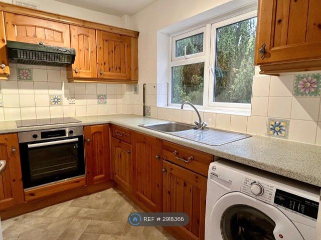 Plantation Road, Amersham HP6, 1 bed flat to rent, £1,150 pcm | PrimeLocation