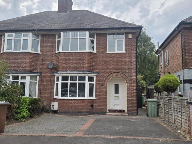 Plantation Side, Nottinghamshire NG7 3 bed semi detached house to rent £1,395 pcm £322 pw