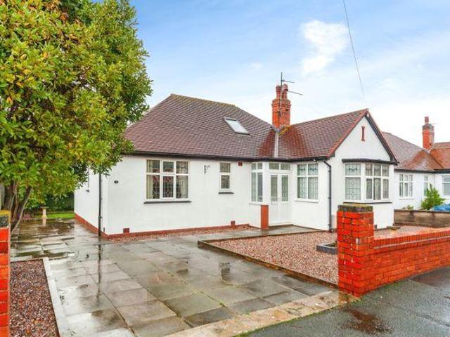 Plas Avenue, Prestatyn, Denbighshire LL19, 3 bedroom bungalow.