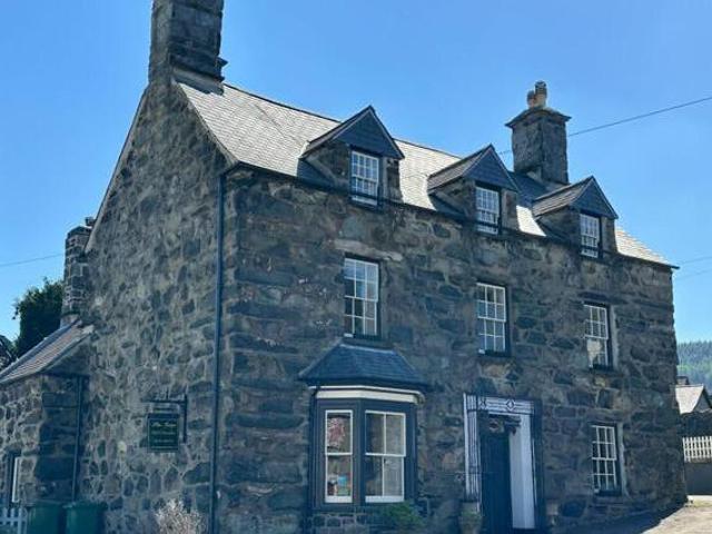 Plas Gwyn House And Cottage, Cader Road, 5 Bedroom Detached