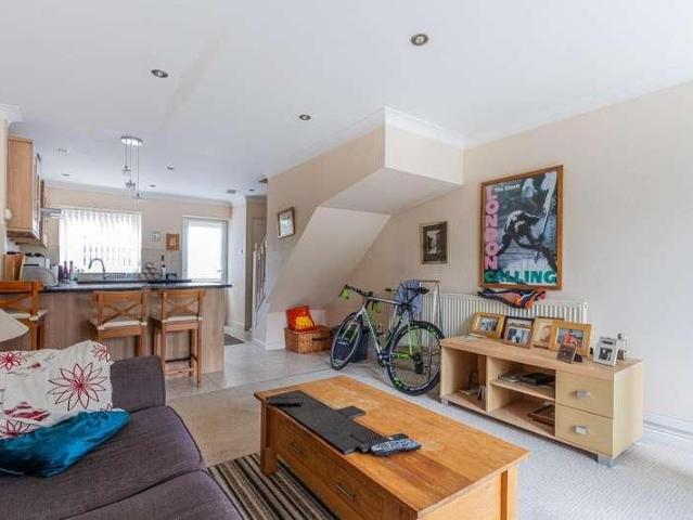 Plas Taliesin, Penarth, CF64