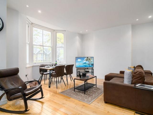 Plasnewydd CF24, 1 bed flat to rent, £2,087 pcm | PrimeLocation