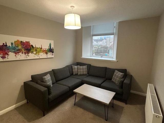 Pleasance Court, Dundee DD1 3 bed flat to rent £1,325 pcm £306 pw