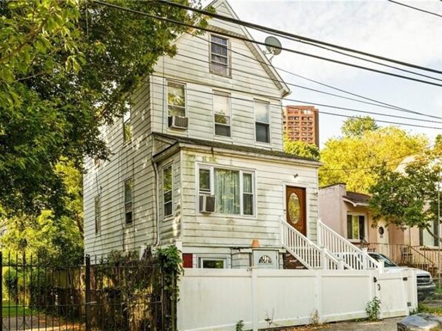Pleasant Valley Ave, Staten Island, Home For Sale