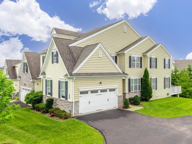 Pleasant Valley Dr, Lansdale, Home For Sale