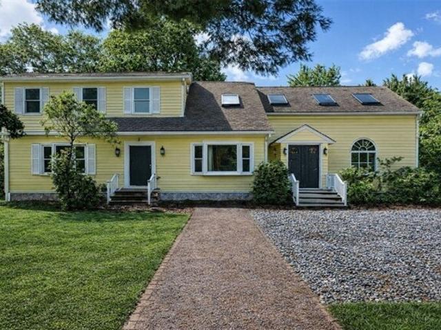 Pleasant View Ave, Smithfield, Home For Sale