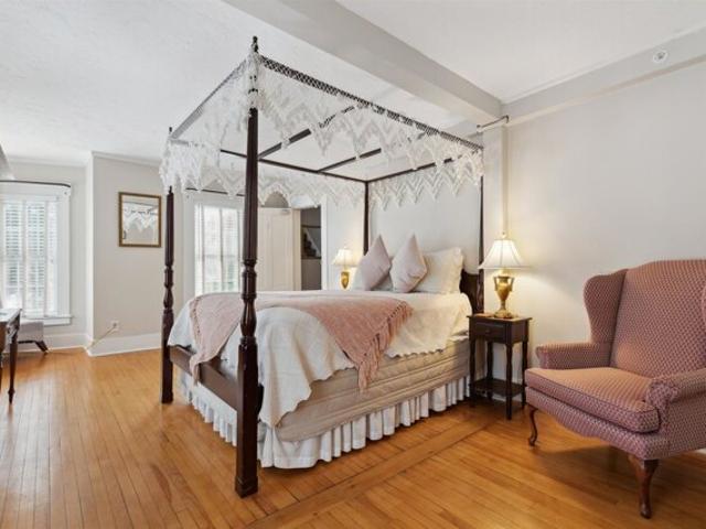 Pleasant View Rd, Bradford, Home For Sale