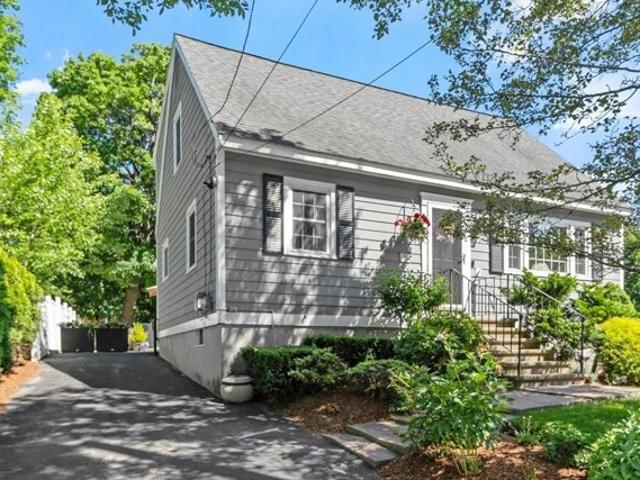 Pleasant Ave, Chelmsford, Home For Sale