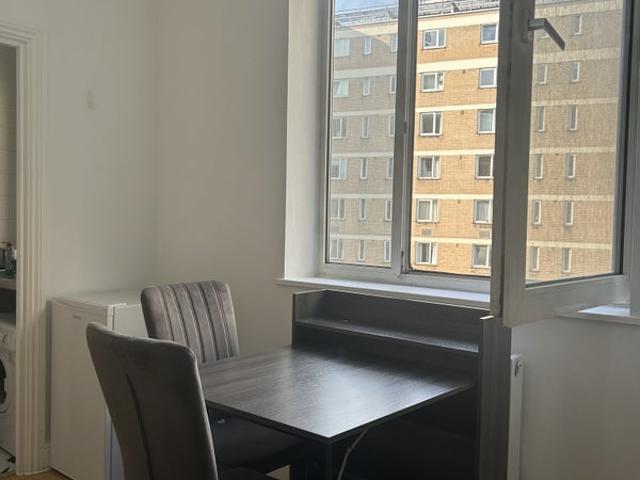 Pleasant Chelsea Studio
