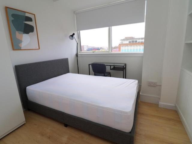 Pleasant double bedroom in Wembley Has a Room