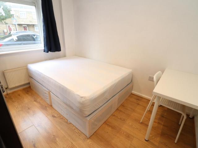 Pleasant double bedroom near Bartlett Park Has a Room