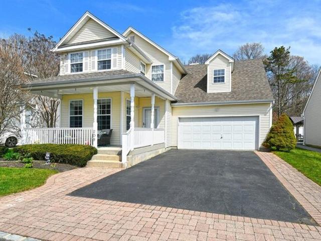 Pleasant Dr, Bay Shore, Home For Sale