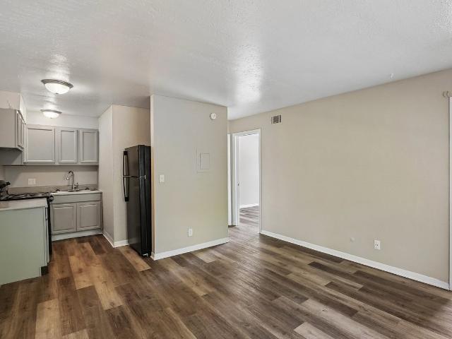Pleasant Grove Apartments 1 Bedroom Apartment for Rent at 530 Sundown Dr, Independence, MO 64054 Bundschu