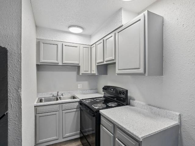 Pleasant Grove Apartments 2 Bedroom Apartment for Rent at 530 Sundown Dr, Independence, MO 64054 Bundschu