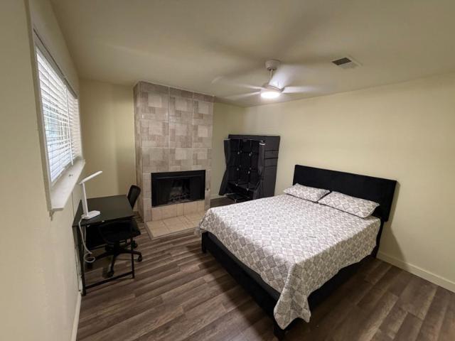 Pleasant Grove Home Home in East Dallas Near Shops