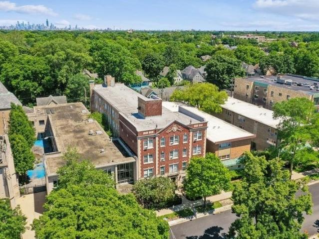 Pleasant Oak Studio Apartment for Rent at 212 S Oak Park Ave, Oak Park, IL 60302