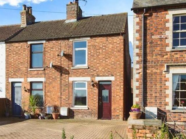Pleasant Row, Woodford, 2 Bedroom End