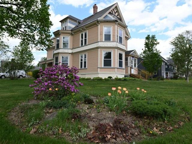 Pleasant St, Houlton, Home For Sale
