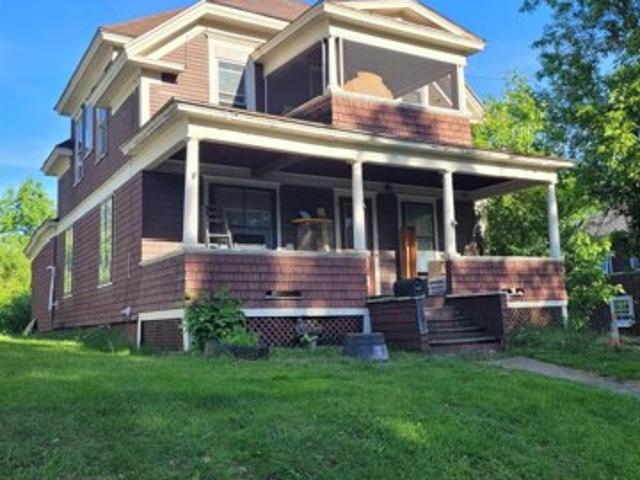 Pleasant St, Saint Johnsbury, Home For Sale