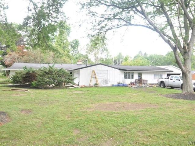 Pleasantview Dr, East Aurora, Home For Sale