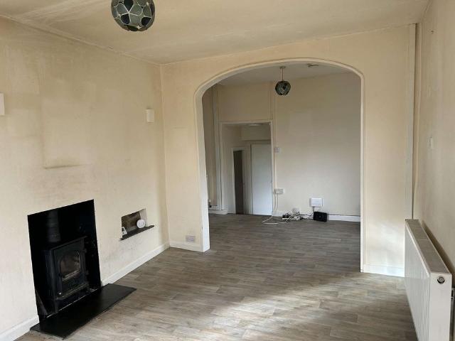 Please email to receive a Register of Interest form Detached lodge forming part of a private Estate to let on a new tenancy