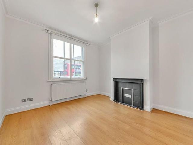 Please note this property is not suitable for sharers*Four Bedroom Townhouse available to rent in Greenwich SE10