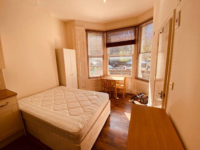 Pleshey Road, London N7, Studio to rent, £1,192 pcm | PrimeLocation