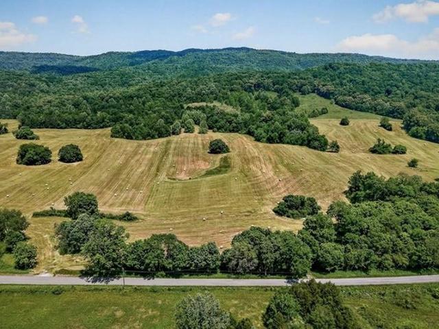 Plum Creek Rd, Sparta, TN 38583