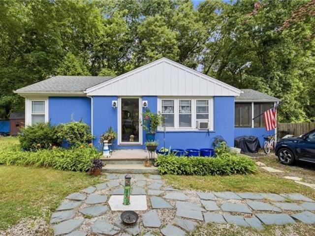 Plum Point Rd, North Kingstown, Home For Sale