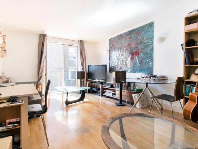 Plumbers Row, Aldgate, London, E1 1 bed apartment to rent £1,950 pcm £450 pw