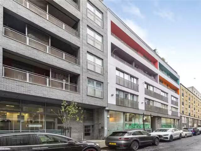 Plumbers Row, Aldgate, London, E1 1AG