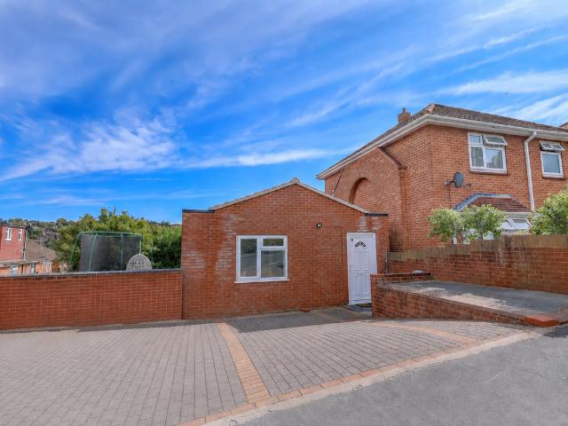 Plumer Road, High Wycombe, Buckinghamshire HP11, 1 bed detached house to rent, £1,095 pcm | PrimeLocation