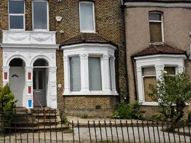 Plumstead Library, 232 Plumstead High Street, London, SE18 1JL, United Kingdom | 1 bed apartment for rent #168100946 | Rentberry