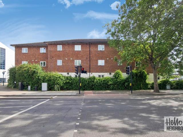 Plumstead Road, London, SE18 2 bed apartment to rent £1,600 pcm £369 pw