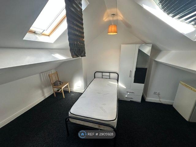 Plumpton Terrace, Wakefield WF2, Room to rent, £410 pcm | PrimeLocation