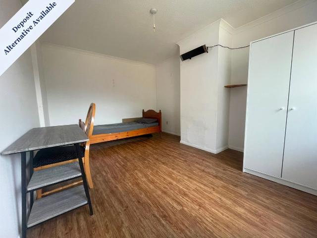 Plym Close, Aylesbury HP21, 3 bed property to rent, £750 pcm | PrimeLocation