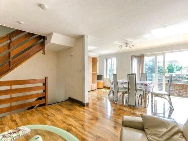 Plymouth Wharf, Cubitt Town E14, 4 bed property to rent, £3,600 pcm | PrimeLocation