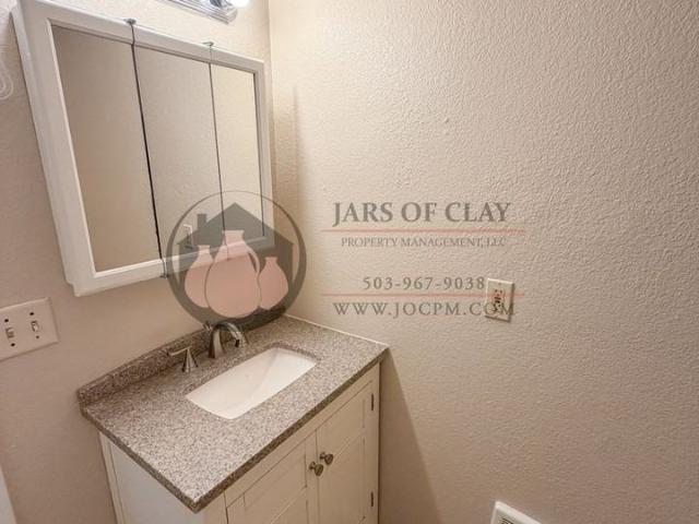 Plymouth Apartments 2 Bedroom Apartment for Rent at 621 Plymouth Dr Ne, Keizer, OR 97303 Keizer
