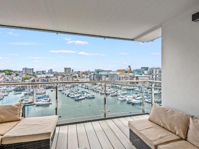 Plymouth, Devon PL4, 2 bed flat to rent, £1,450 pcm | PrimeLocation